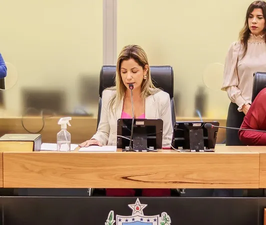 Danielle festeja a aprovação de 11 projetos a LDO-2023 - Extra PB